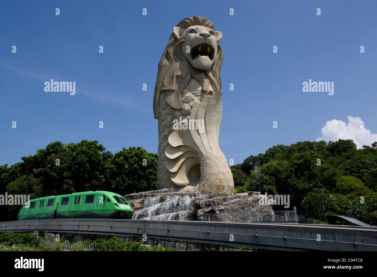 Sentosa - Merlion & monorail Stock Photo - Alamy