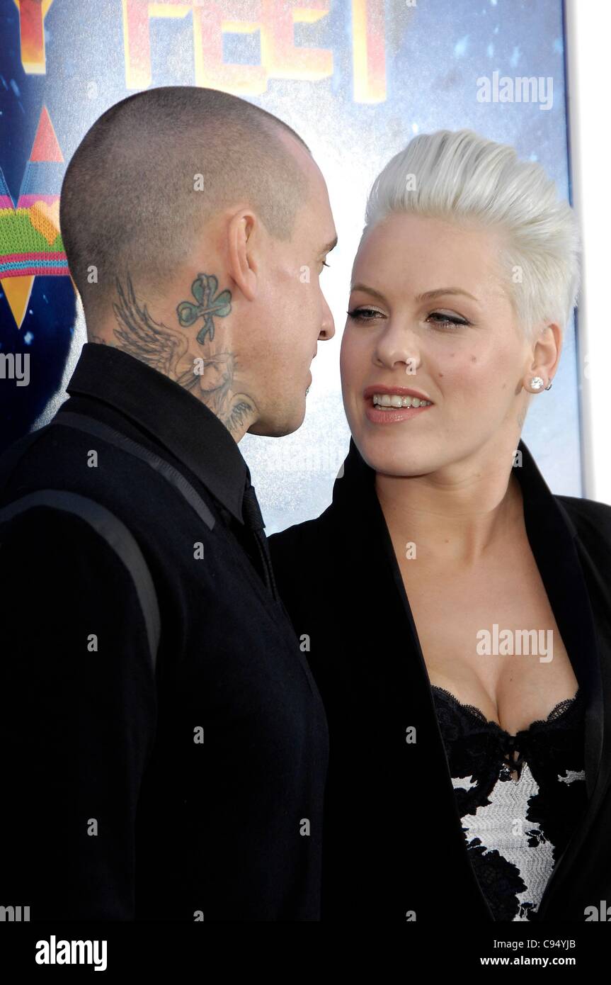 Carey Hart, Pink at arrivals for HAPPY FEET TWO Premiere, Grauman's ...