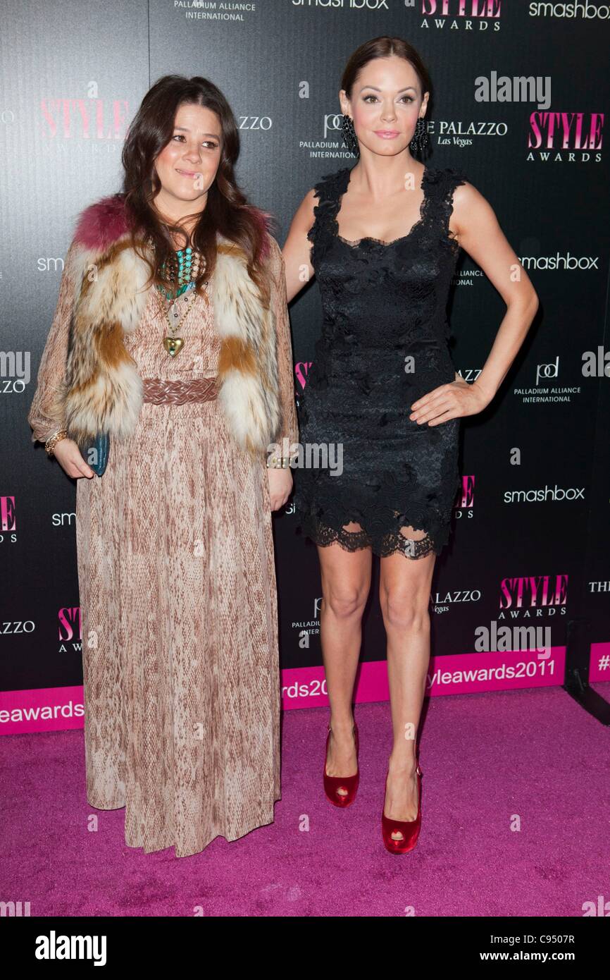 Rose McGowan, Tracey Cunningham at arrivals for The 2011 Hollywood ...