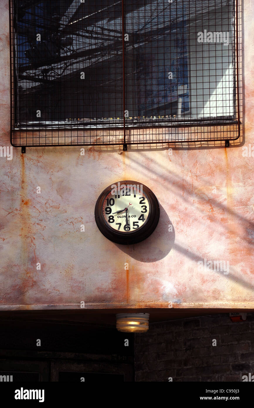 Antique public clock hi-res stock photography and images - Alamy