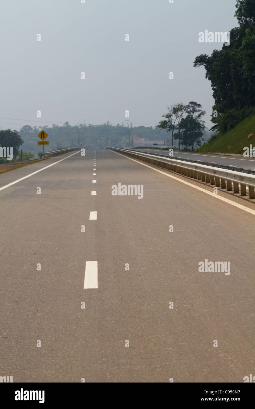 The new Colombo to Galle "Southern Expressway" (Motorway) built with ...