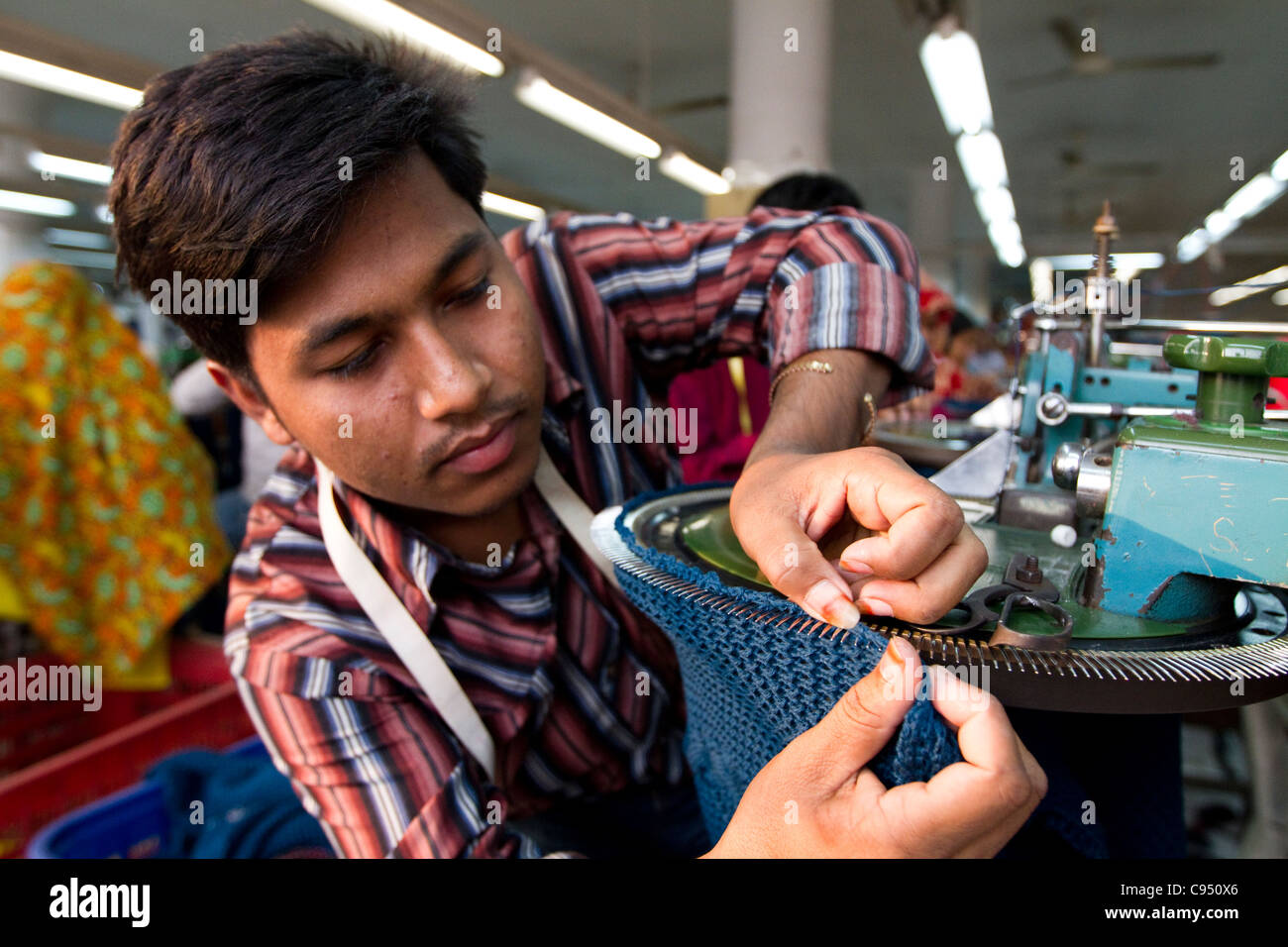 Garments worker in Bangladesh Stock Photo - Alamy