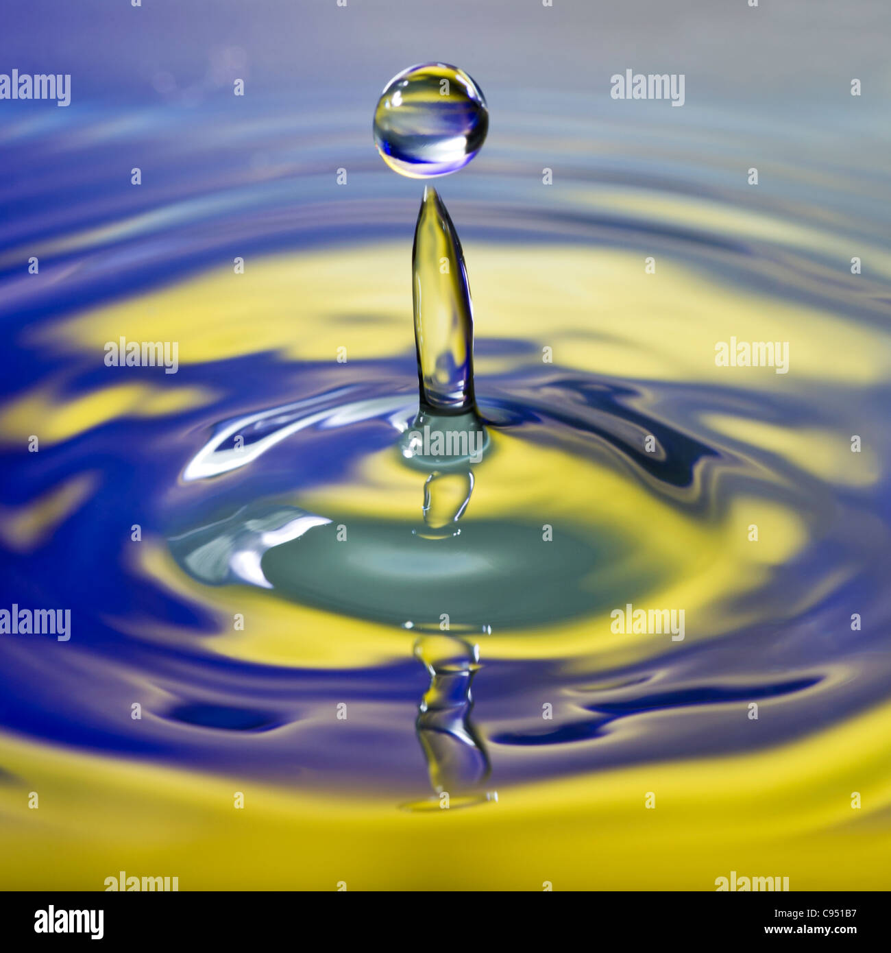 The close-up water drop wave Stock Photo - Alamy