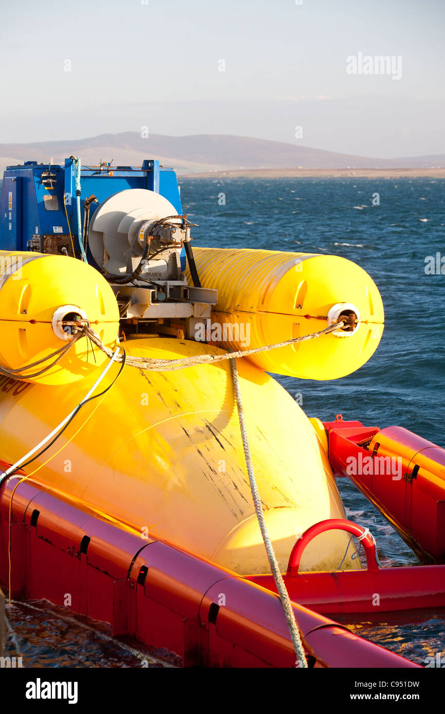 Pelamis p2 wave energy generator hi-res stock photography and images ...