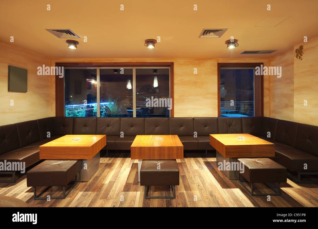 Modern and classical architecture hi-res stock photography and images ...
