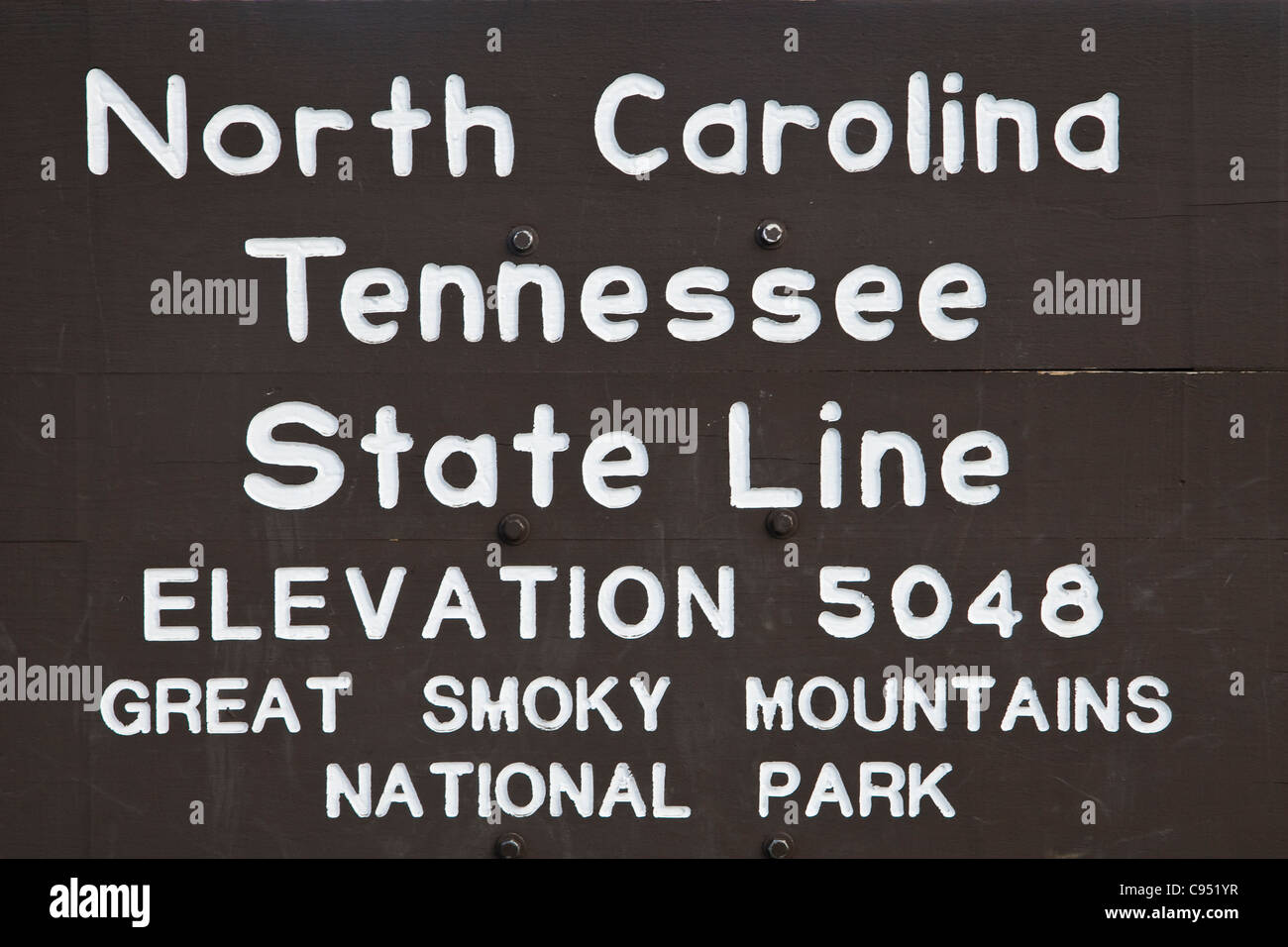 North Carolina and Tennessee State line sign within The Great Smoky ...