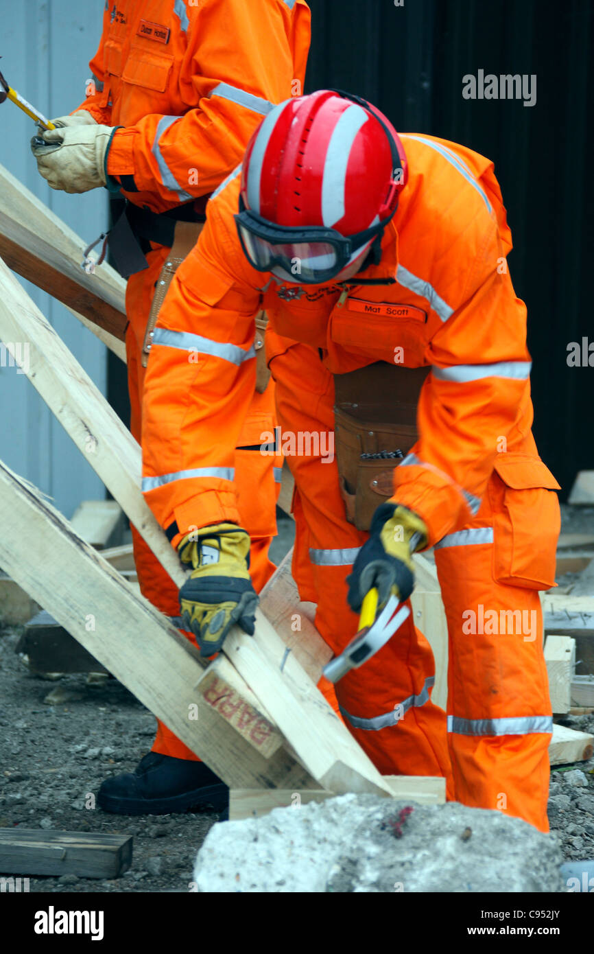 Timber shoring hi-res stock photography and images - Alamy