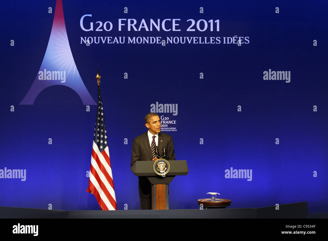 United states president podium hi-res stock photography and images - Alamy