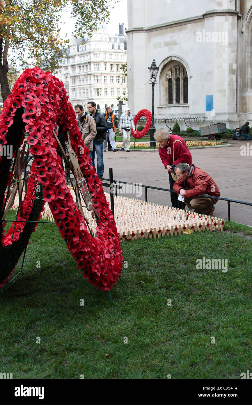 Poppy day westminster abbey hi-res stock photography and images - Alamy