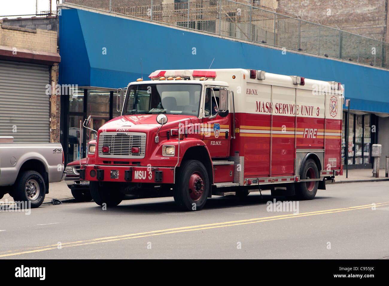 Fdny firetruck hi-res stock photography and images - Alamy