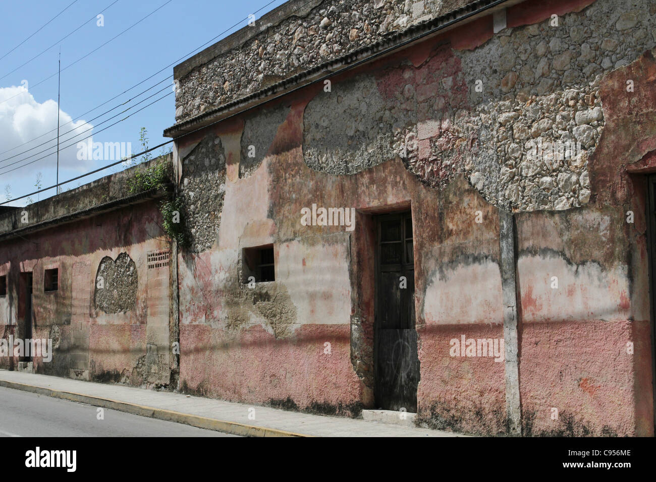 Crumbling stucco hi-res stock photography and images - Alamy
