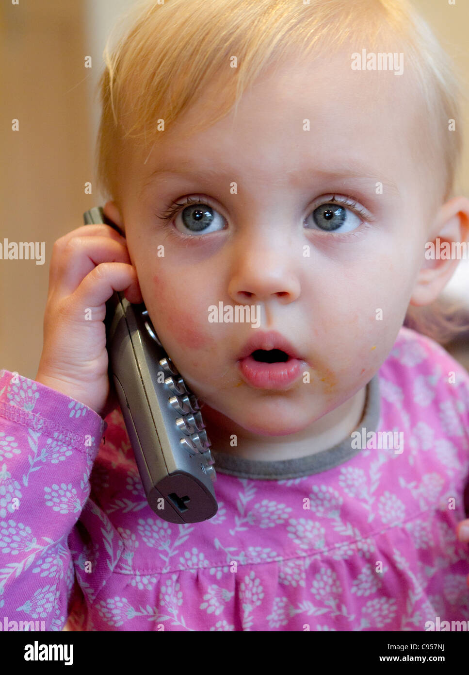 Girl telephoning hi-res stock photography and images - Alamy