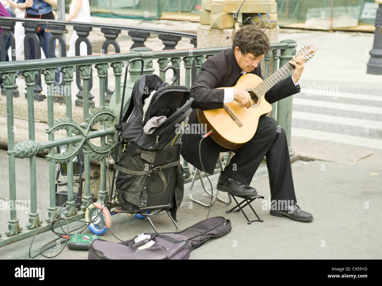 Exotic performer hi-res stock photography and images - Alamy