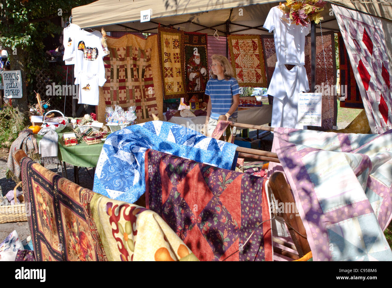 Fall fair booth hi-res stock photography and images - Alamy