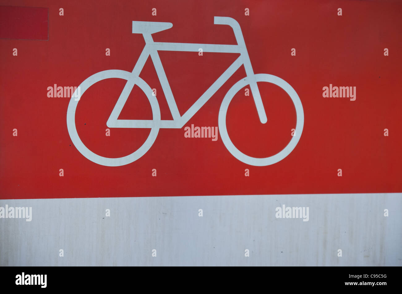 Image german train station sign hi-res stock photography and images - Alamy