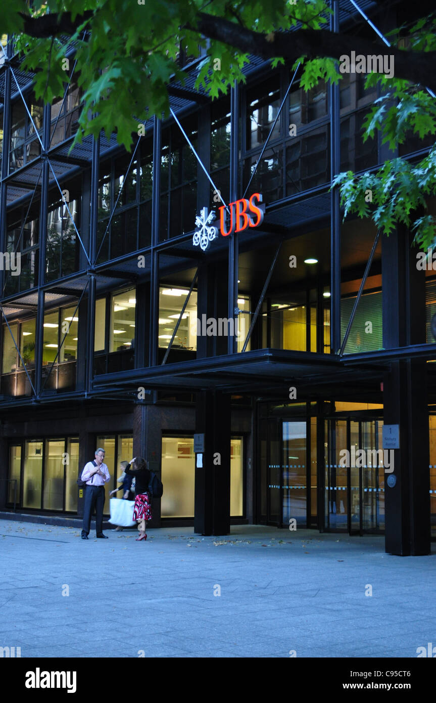 Ubs headquarters in bishopsgate hi-res stock photography and images - Alamy