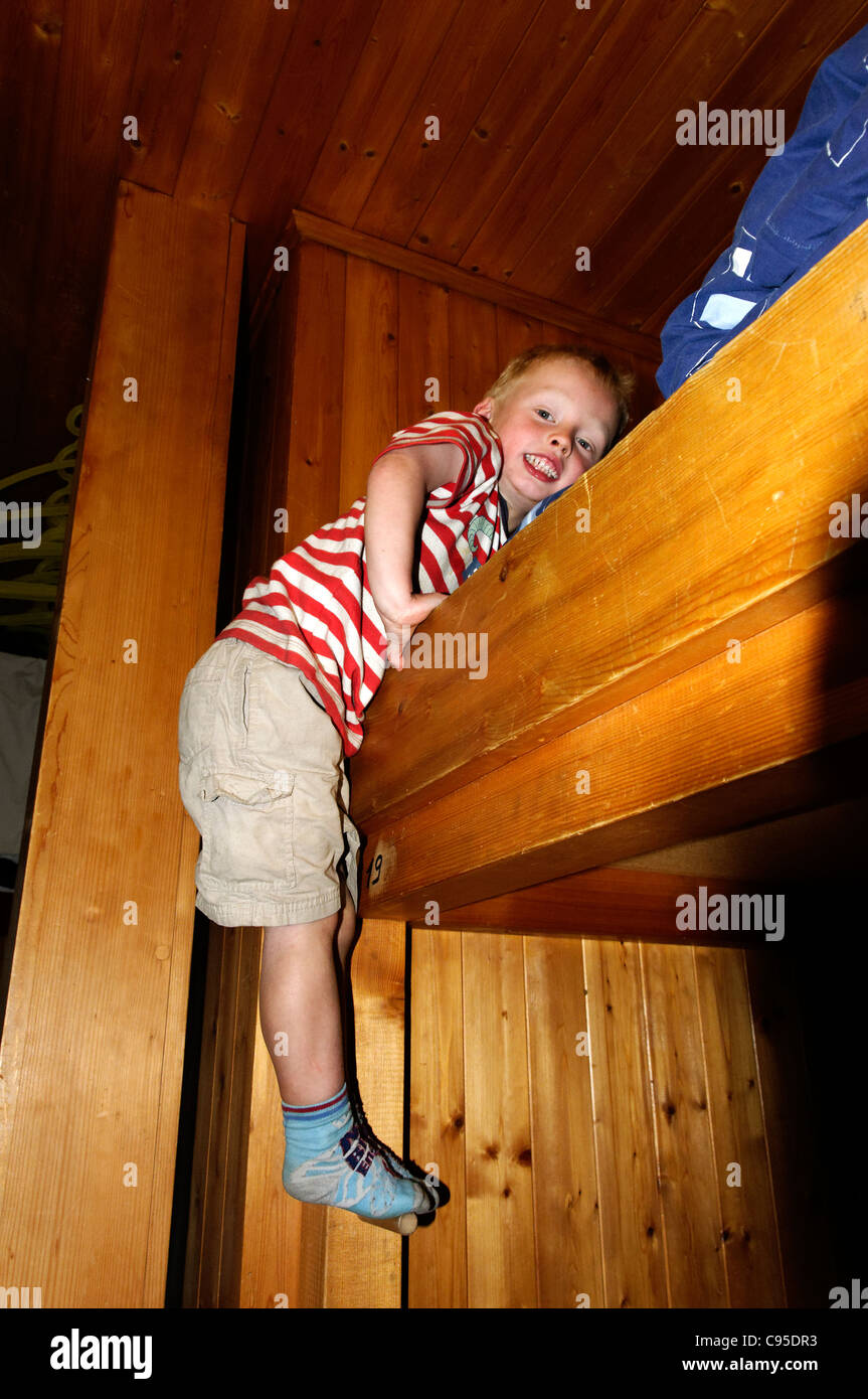 Bunk up hi-res stock photography and images - Alamy