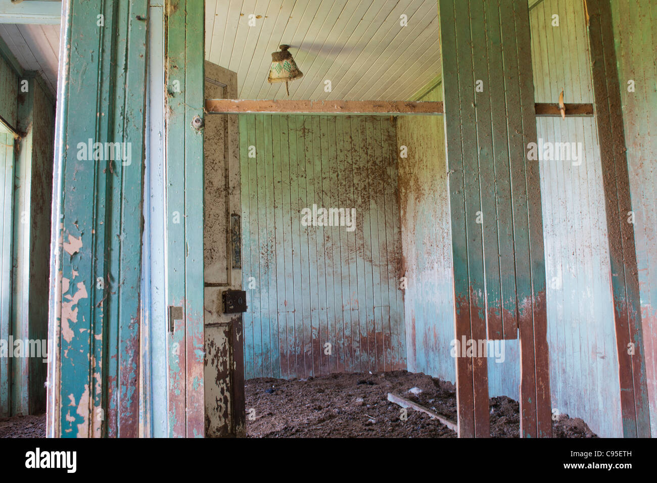 Derelict house interior hi-res stock photography and images - Alamy