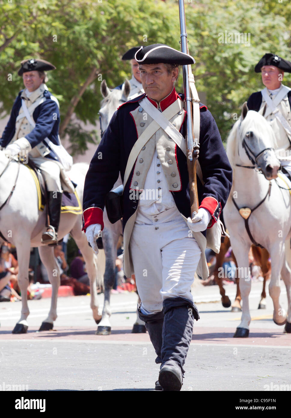 Colonial Soldier marching in a parade Stock Photo - Alamy