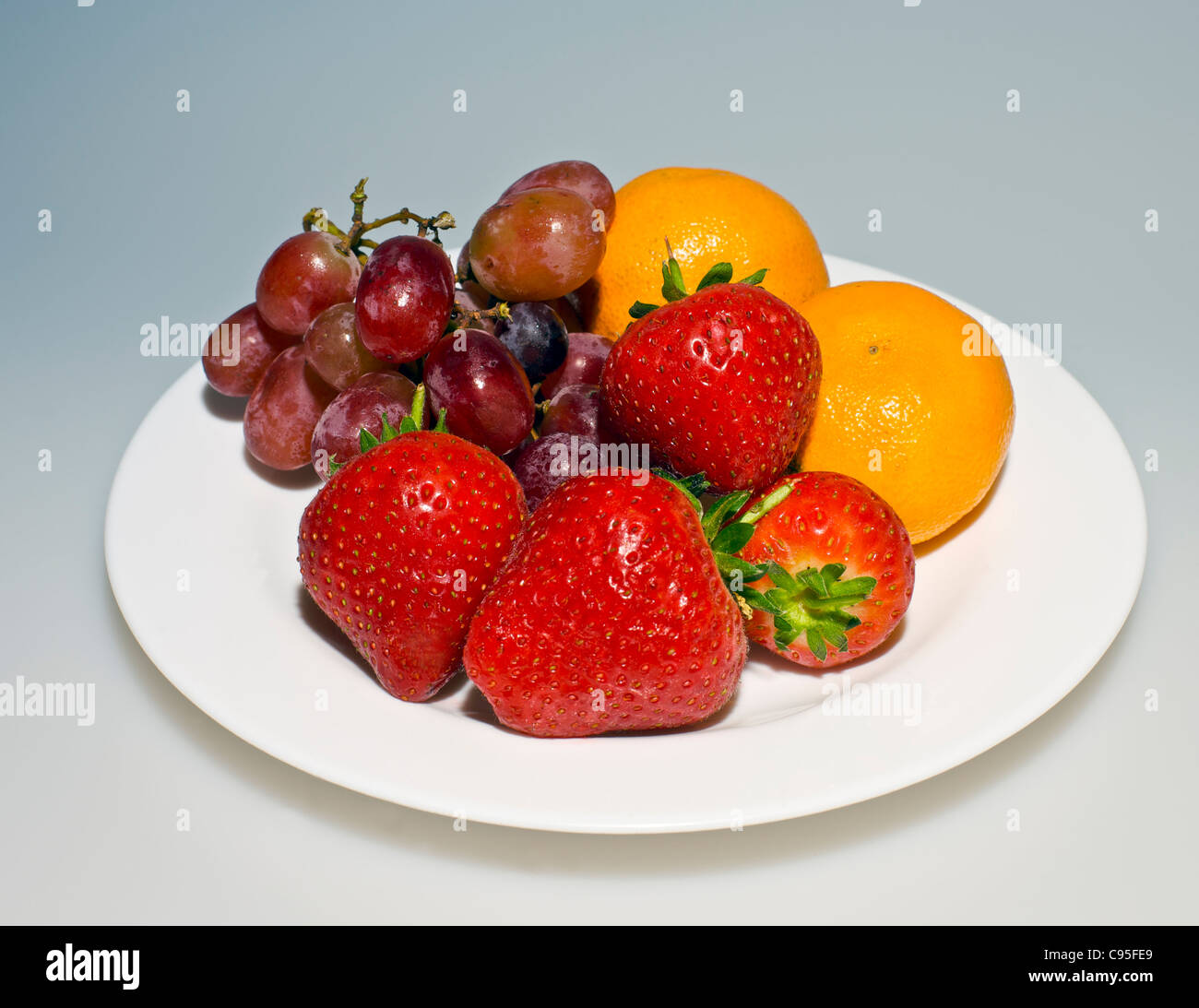 plate of mixed fruit Stock Photo - Alamy