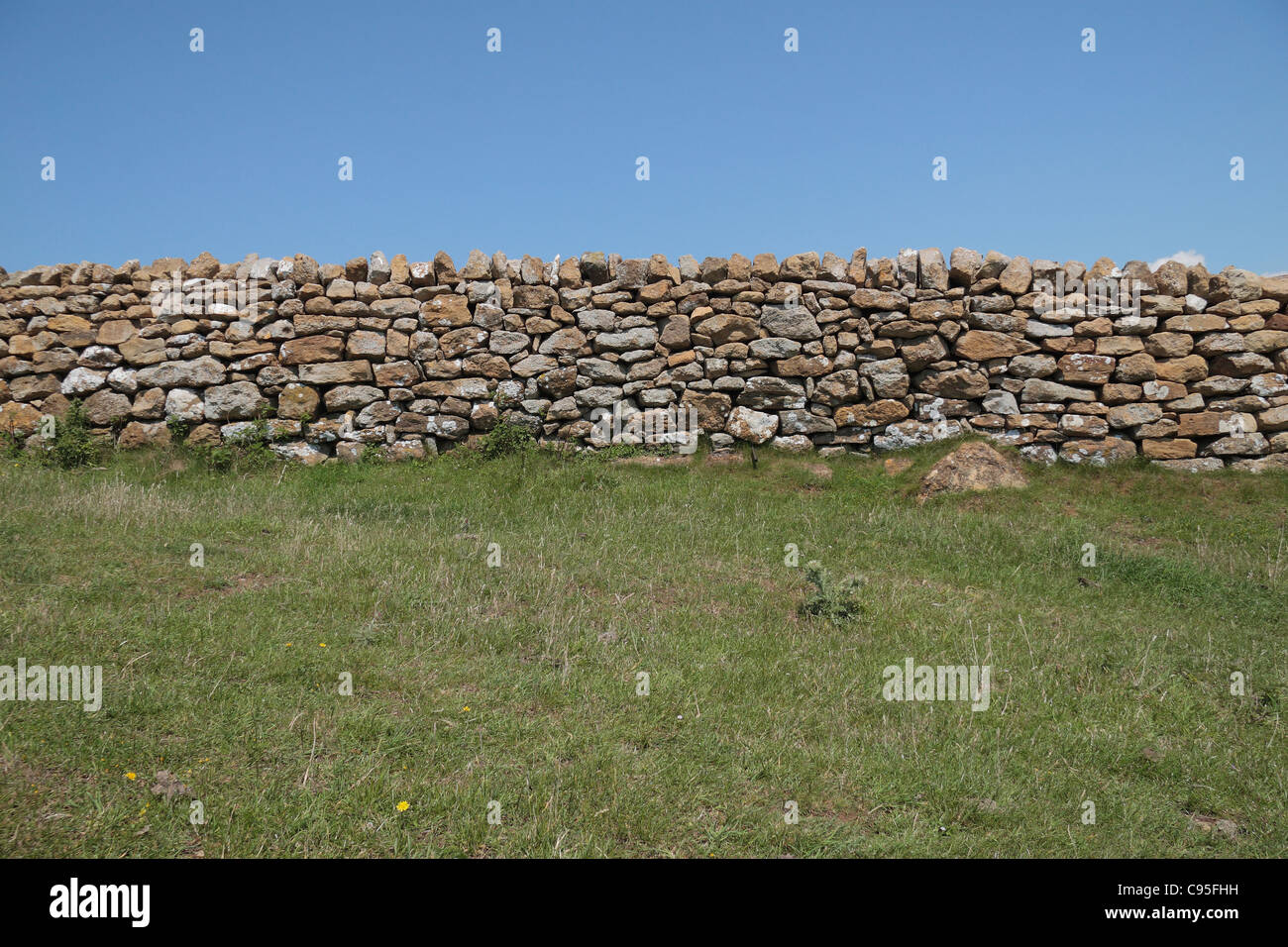 Pretty stone wall hi-res stock photography and images - Alamy