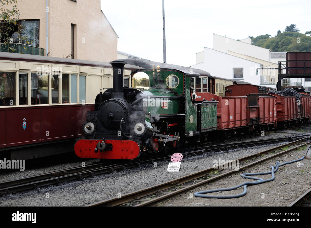 Linda steam locomotive on ffestiniog hi-res stock photography and ...