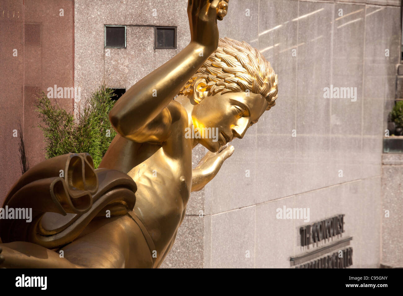Prometheus Statue, Rockefeller Center NYC Stock Photo - Alamy