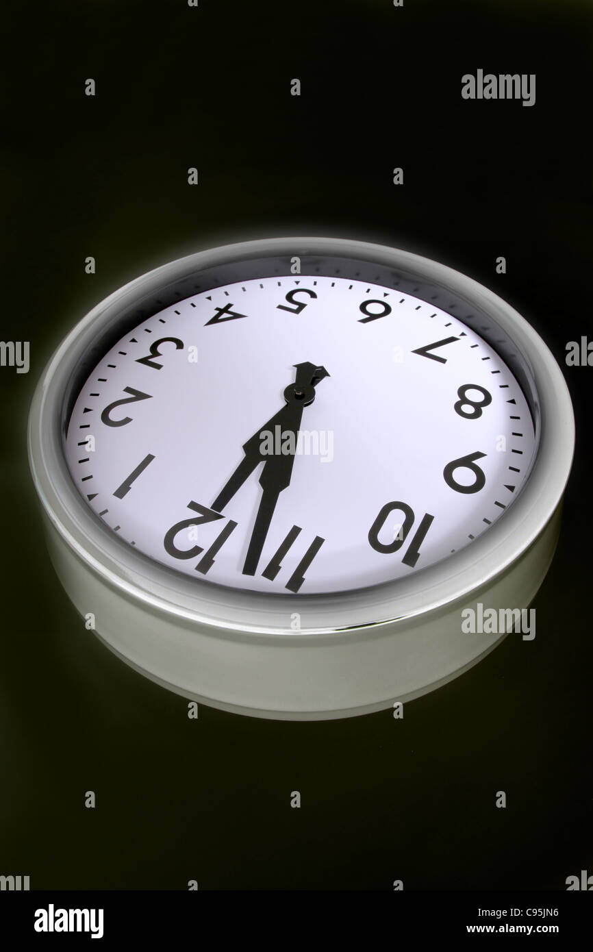 12 hour clock hi-res stock photography and images - Alamy