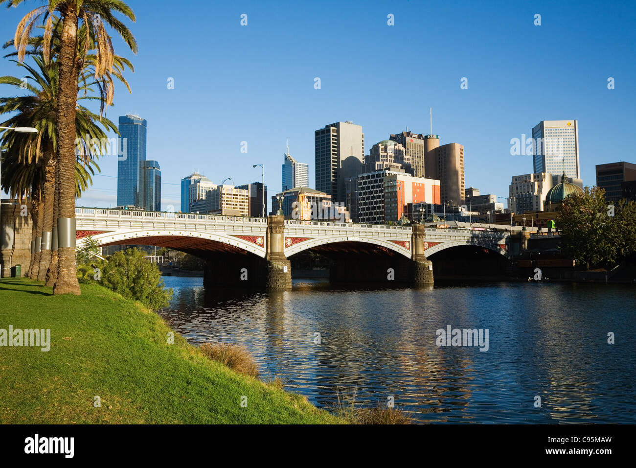 View across the Yarra River to the city skyline of Melbourne, Victoria ...