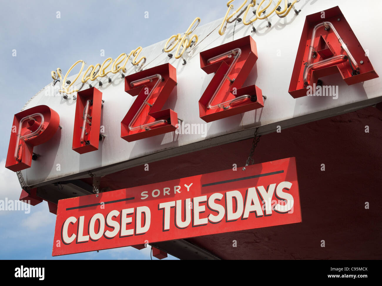 Neon pizza sign hi-res stock photography and images - Alamy