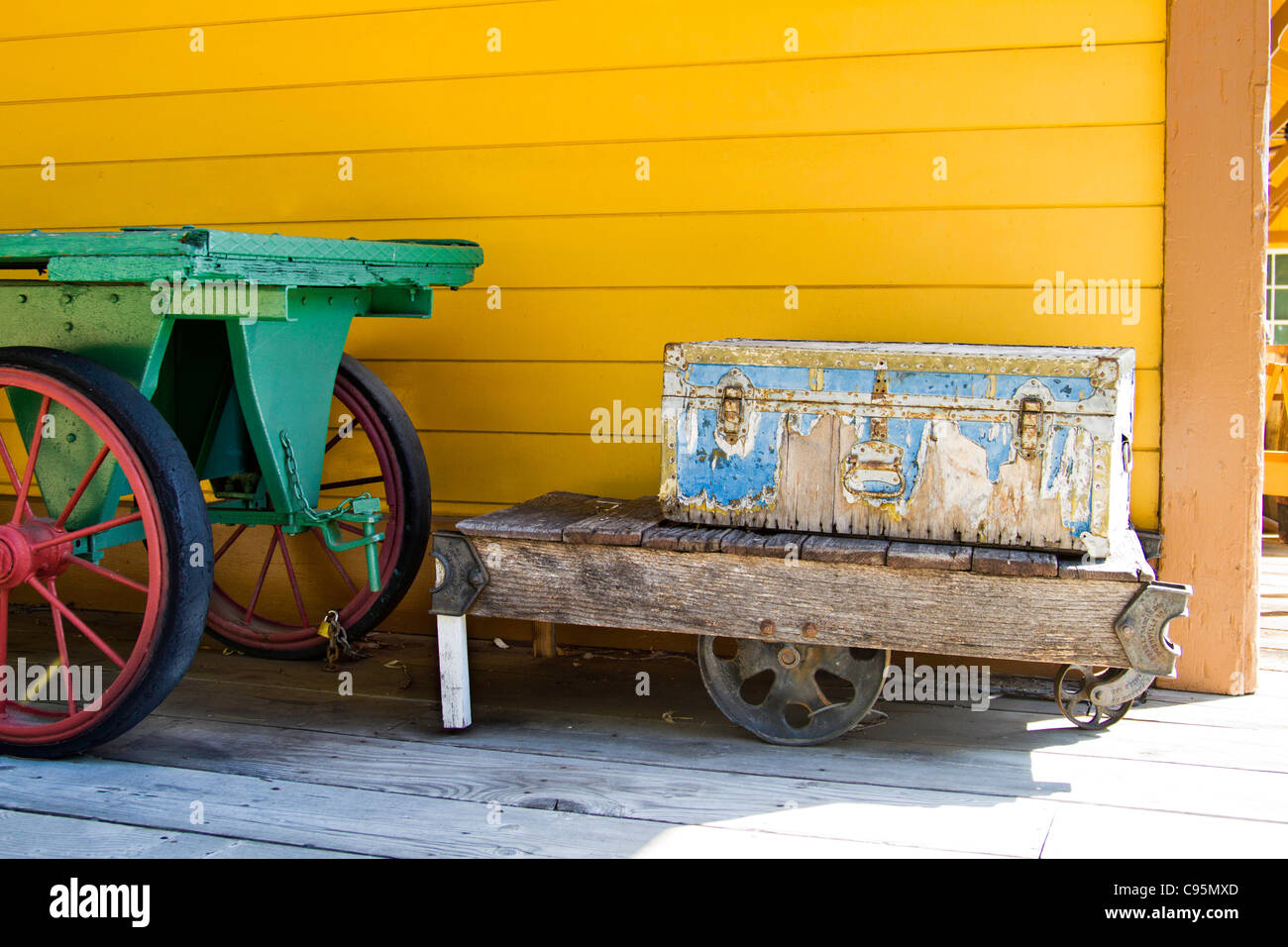 Antique railroad cart hi-res stock photography and images - Alamy