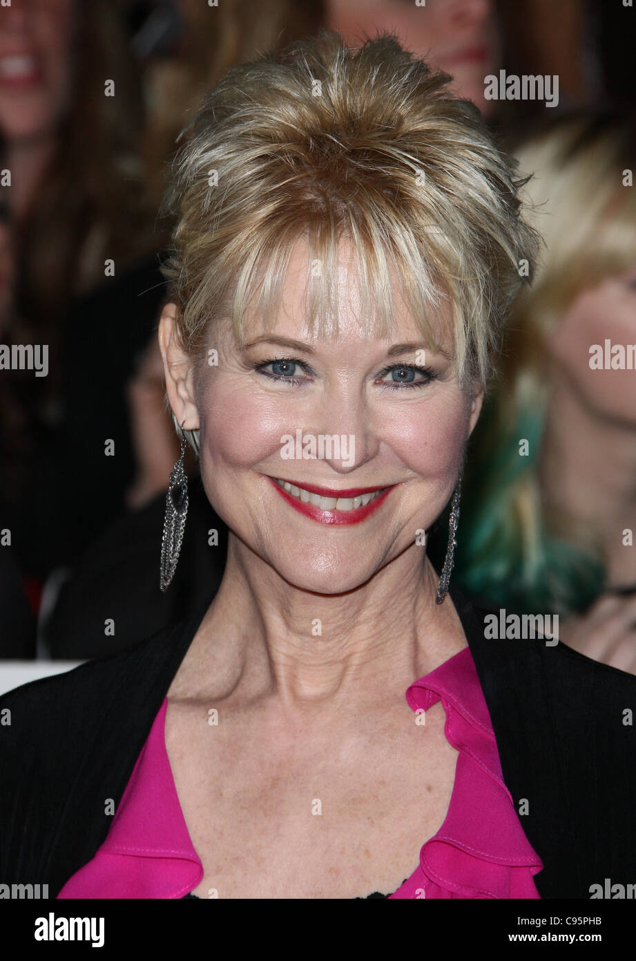 Dee wallace the twilight saga hi-res stock photography and images - Alamy