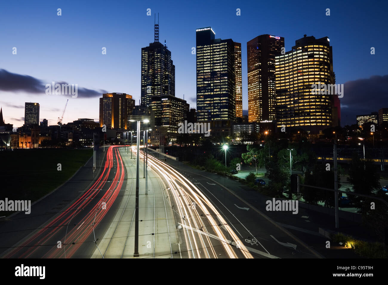 View along Batman Avenue towards the skyline of central Melbourne ...