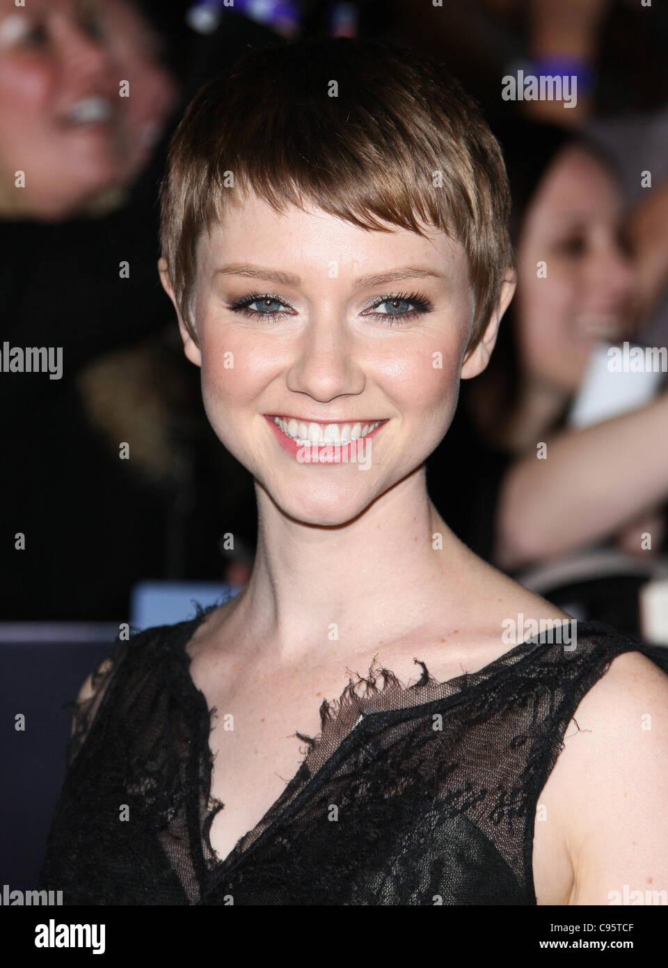 VALORIE CURRY THE TWILIGHT SAGA: BREAKING DAWN - PART 1. WORLD PREMIERE ...