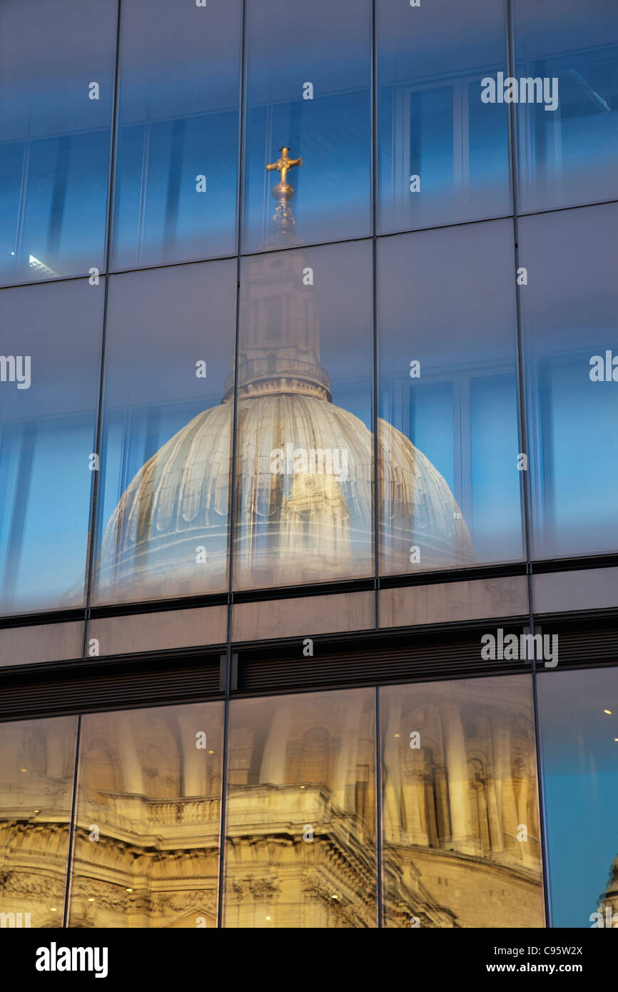 England, London, Reflection in Glass of St.Paul's Cathedral Stock Photo ...