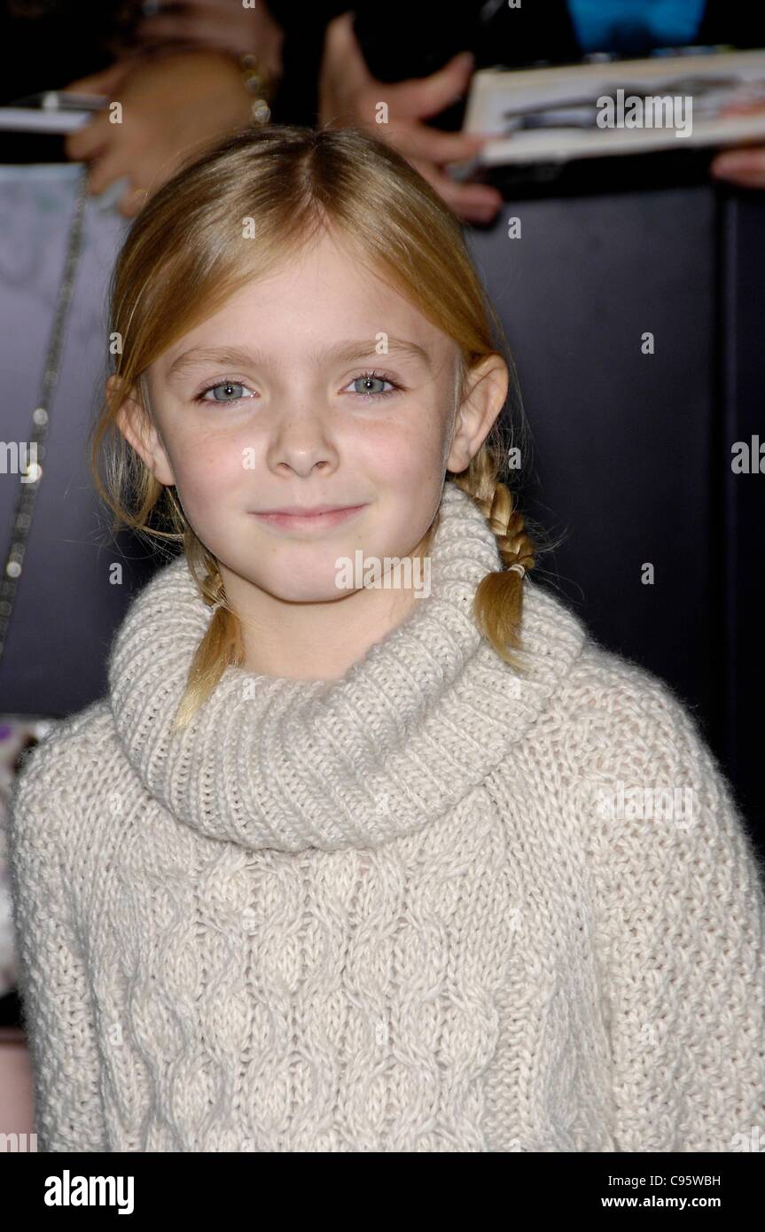 Elsie fisher hi-res stock photography and images - Alamy