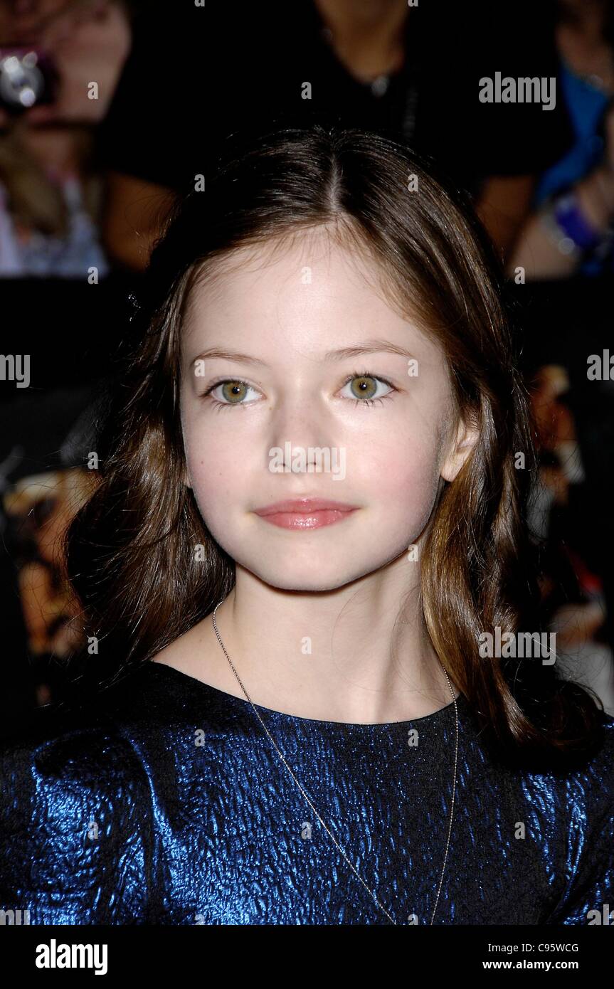 Mackenzie Foy at arrivals for The Twilight Saga: Breaking Dawn - Part 1 ...