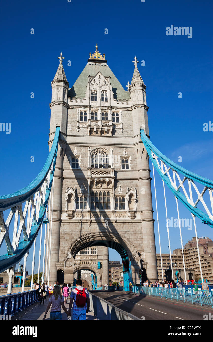 Arches london bridge hi-res stock photography and images - Alamy