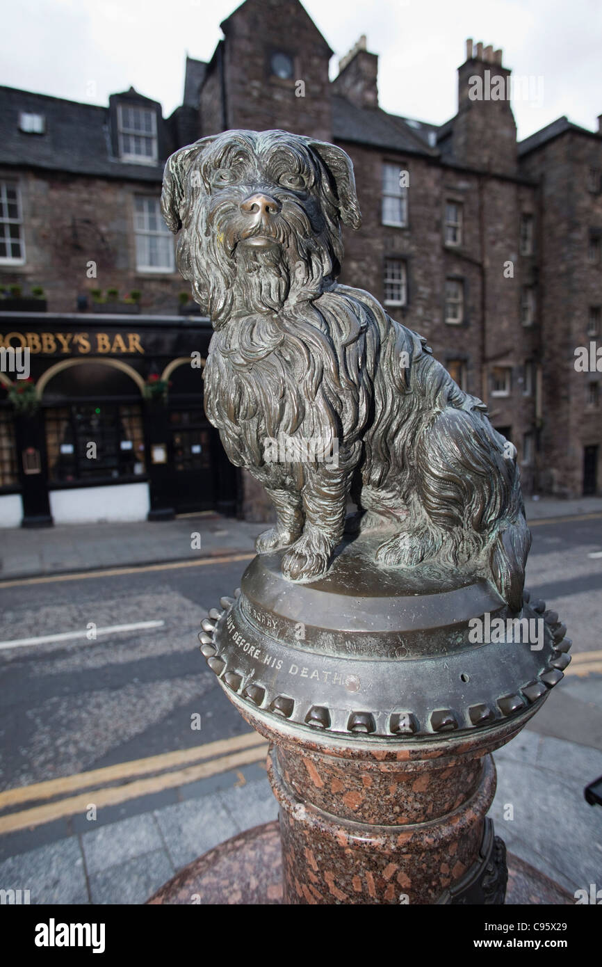 Scotland, Edinburgh, Greyfriars Bobby Statue Stock Photo - Alamy