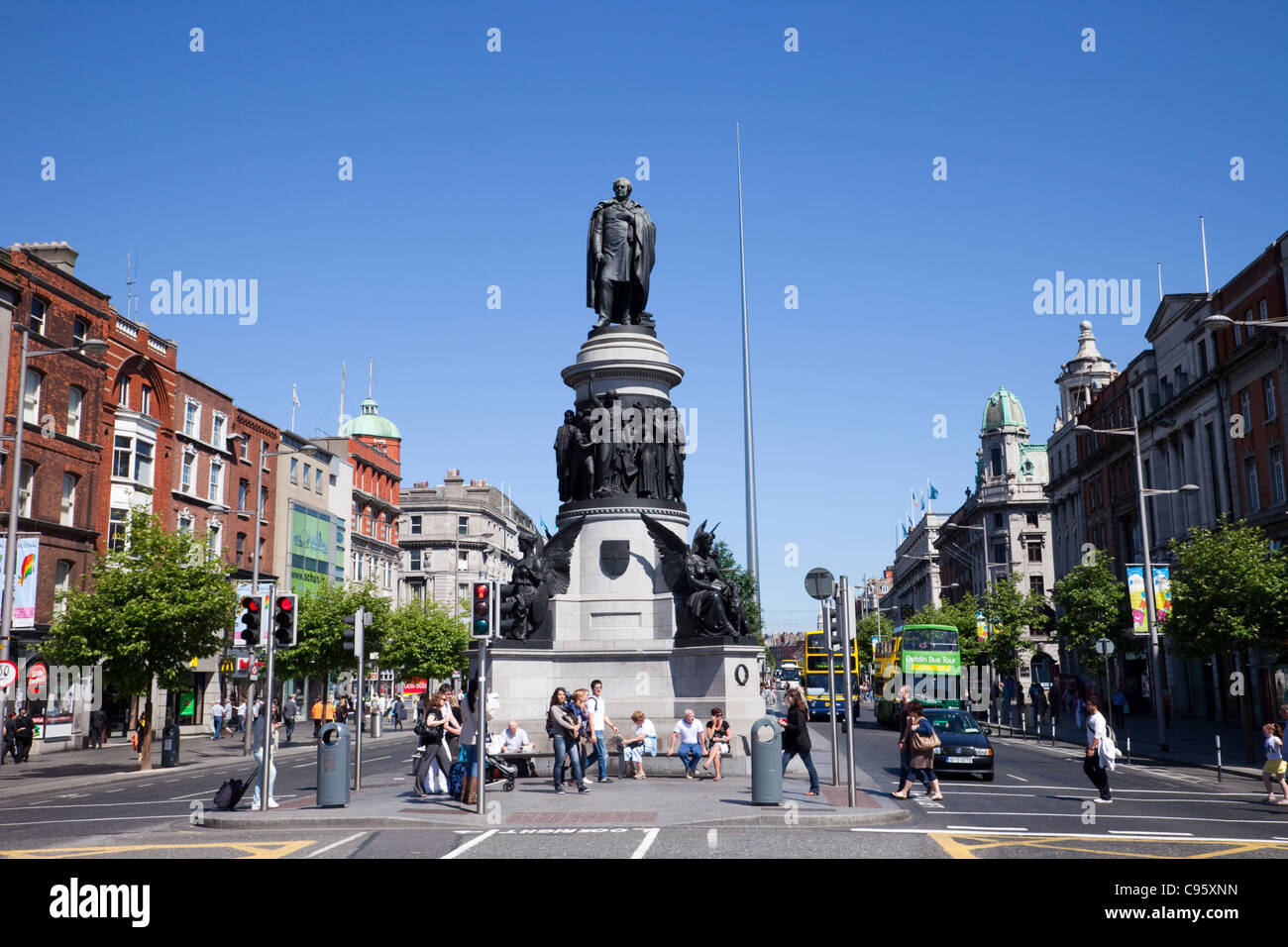 Republic of Ireland, Dublin, O'Connell Street, The O'Connell Monument ...