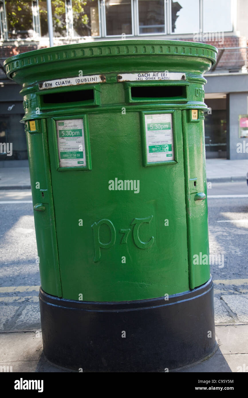 Green letterbox hi-res stock photography and images - Alamy