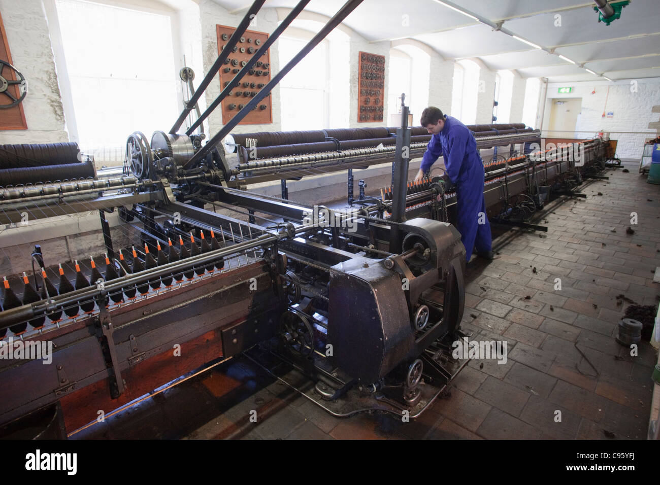 Spinning mule hi-res stock photography and images - Alamy