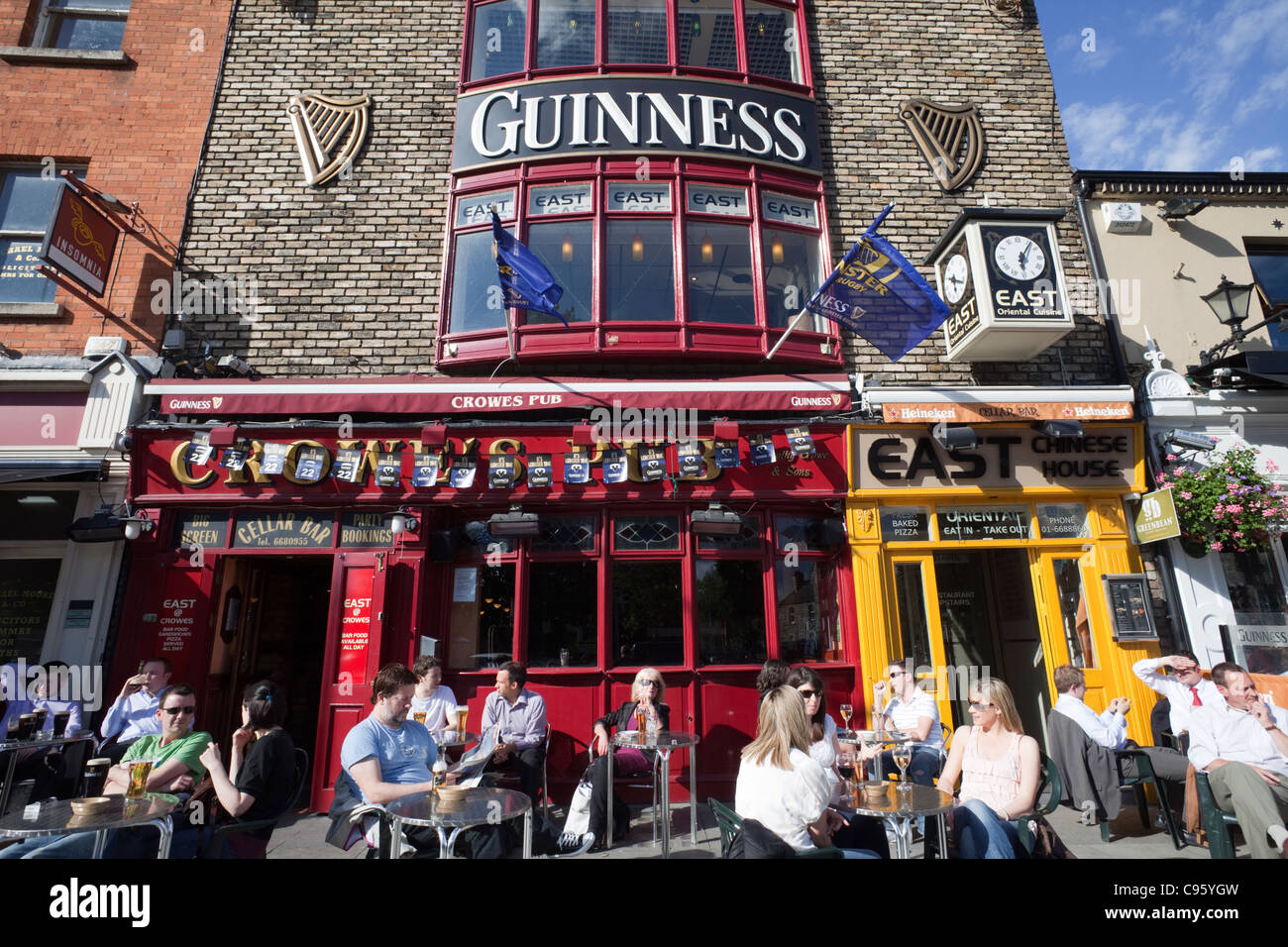 Republic of Ireland, Dublin, Pub Scene in Ballsbridge Stock Photo - Alamy