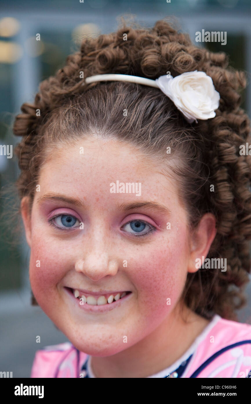 Republic of Ireland, Girl in Irish Dancing Costume Stock Photo - Alamy