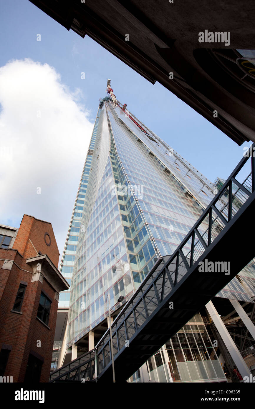 Construction of the shard london hi-res stock photography and images ...