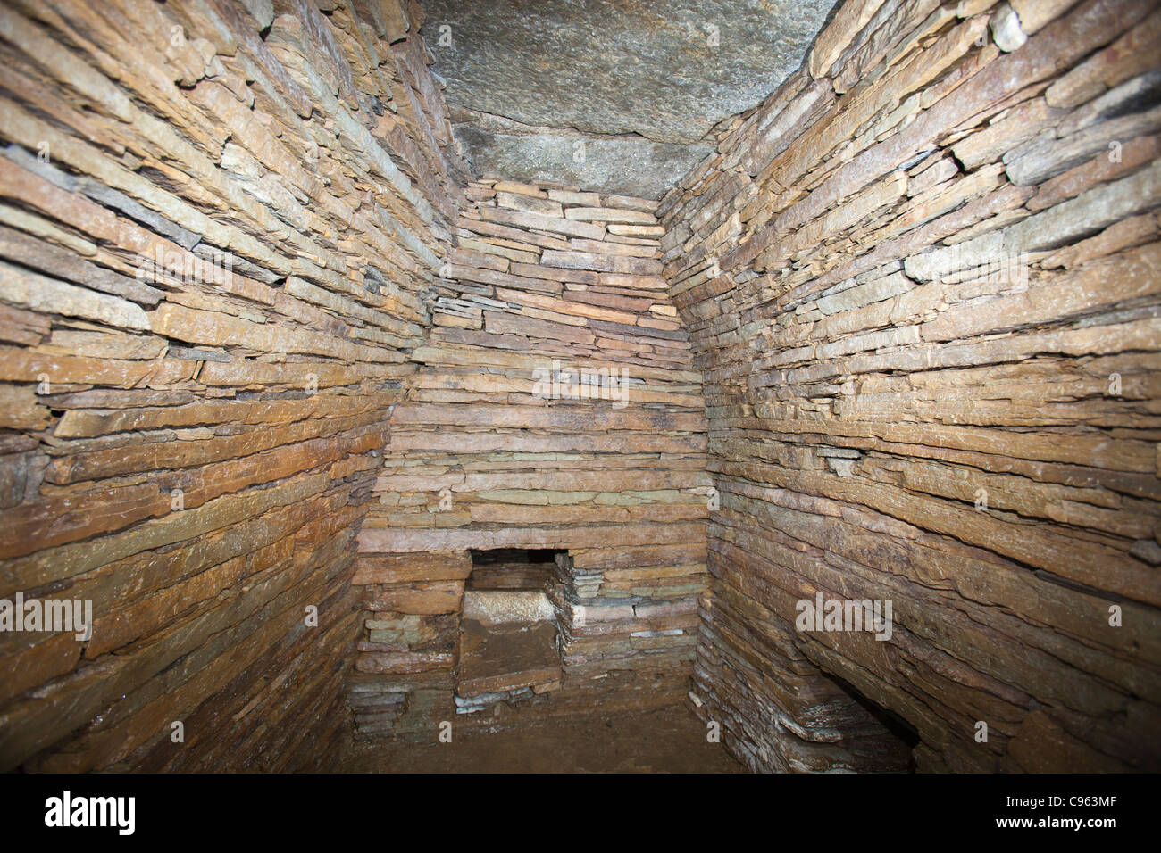 Chambered cairn hi-res stock photography and images - Alamy