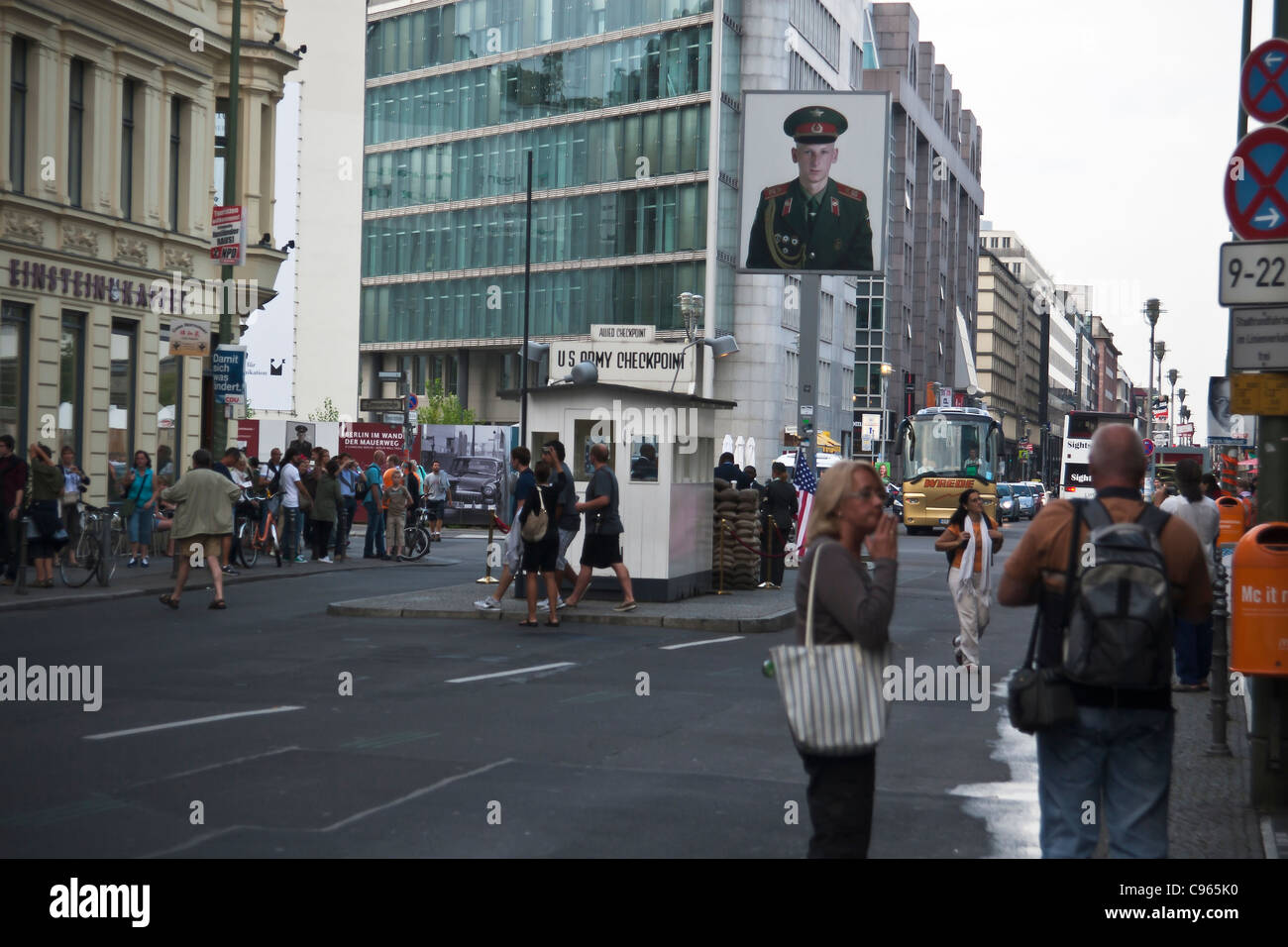 Checkpoint Charlie, Berlin, Germany Stock Photo - Alamy