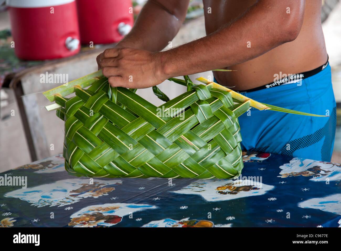 French Polynesia Rangiroa artisanat Stock Photo - Alamy