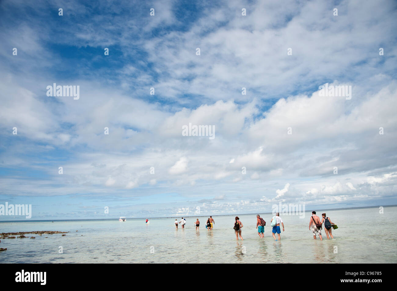 French Polynesia Rangiroa tuamotu Pacific lagon bleu Stock Photo - Alamy