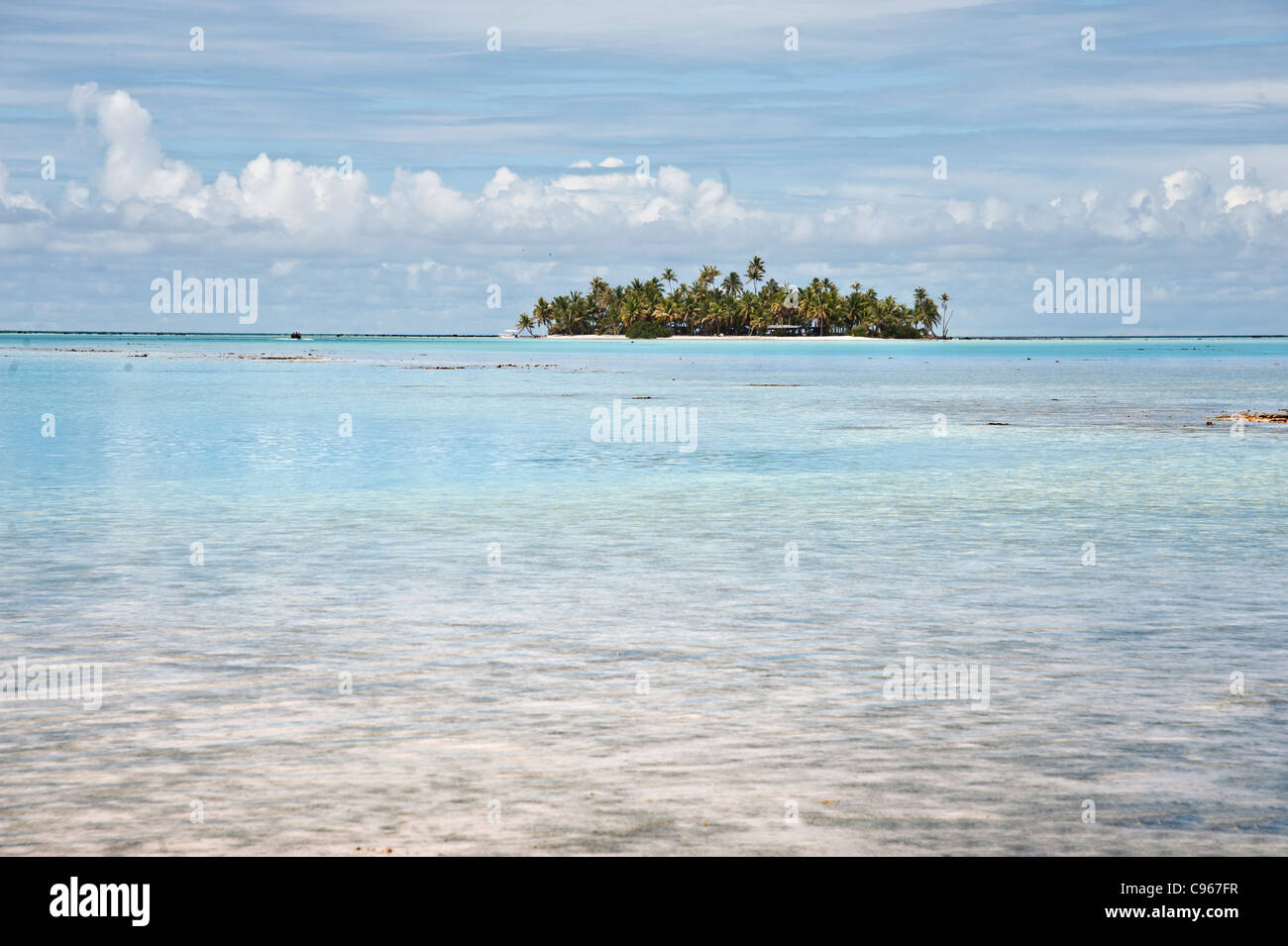 French Polynesia Rangiroa lagon bleu Stock Photo - Alamy